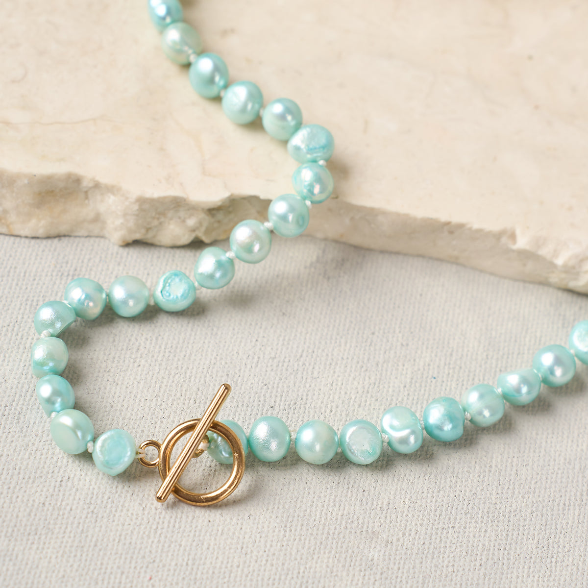 Aqua Blue Pearl Necklace – Blue Illusion