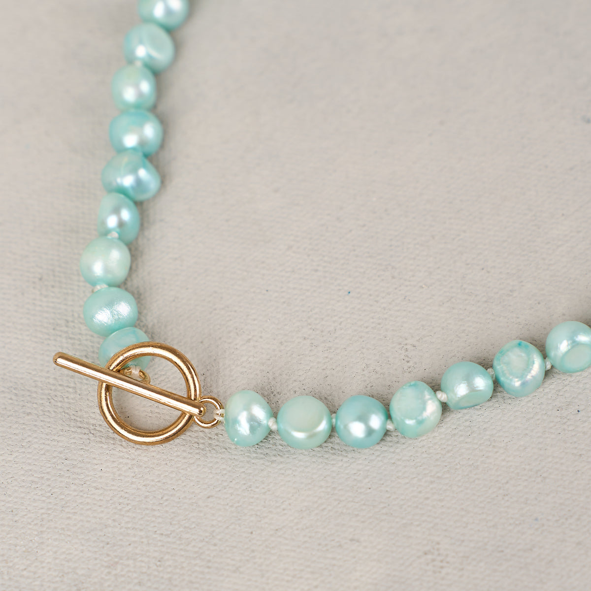 Aqua Blue Pearl Necklace – Blue Illusion