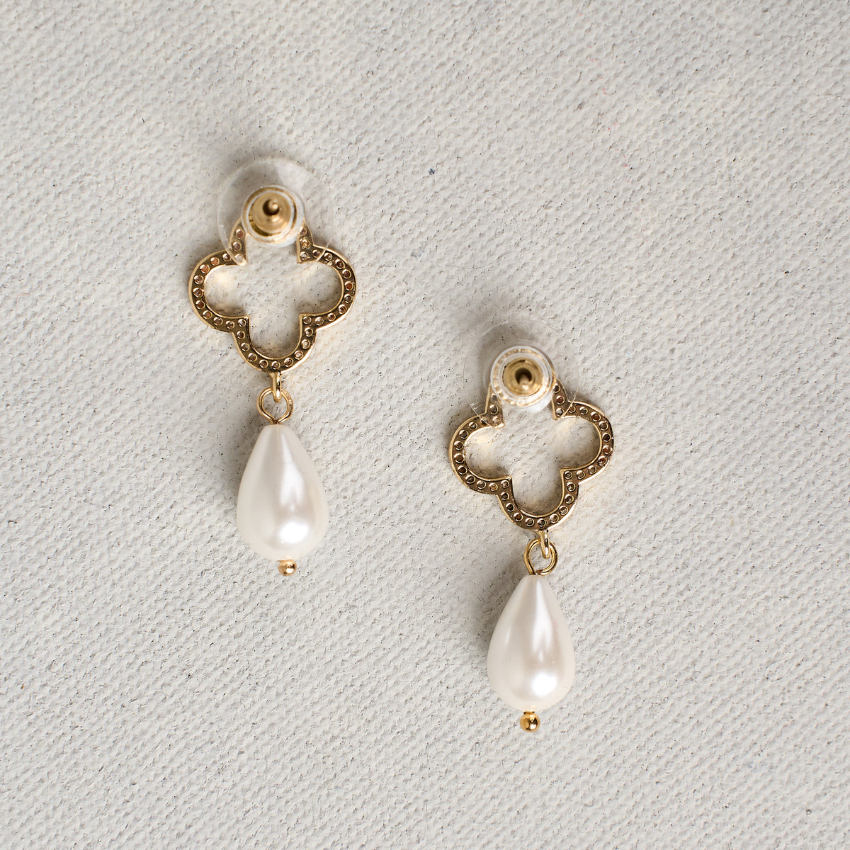 Pearl Clover Studs - Gold & Pearl – Blue Illusion