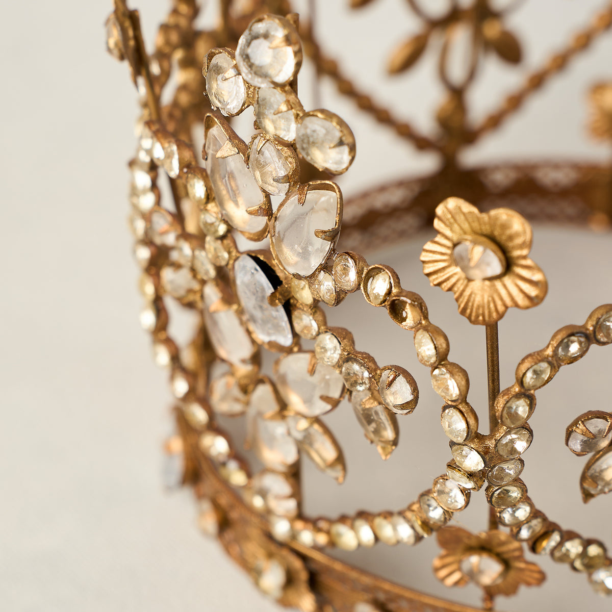 Aroun Crown – Blue Illusion